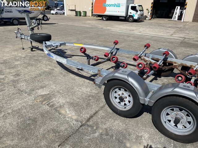 2015 Dunbier marine boat trailer to suit up to 6 5m boat