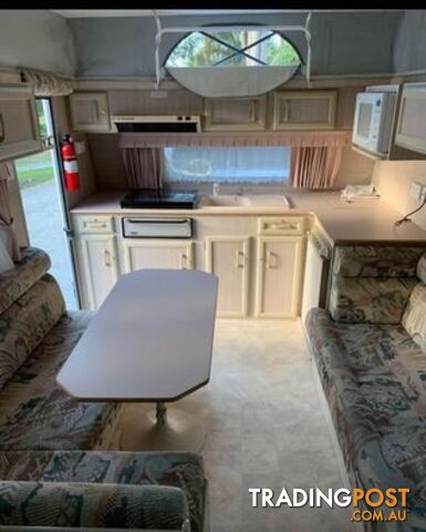 2000 Windsor WINDCHEATER 4 9m 16ft