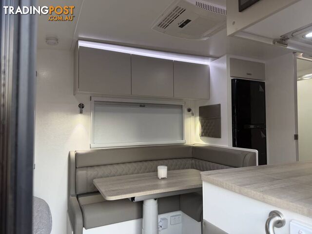 2025 Design Rv Odyssey F206m Semi