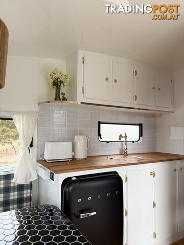 Brand New Build Vintage Style 2024 Goldy Caravan