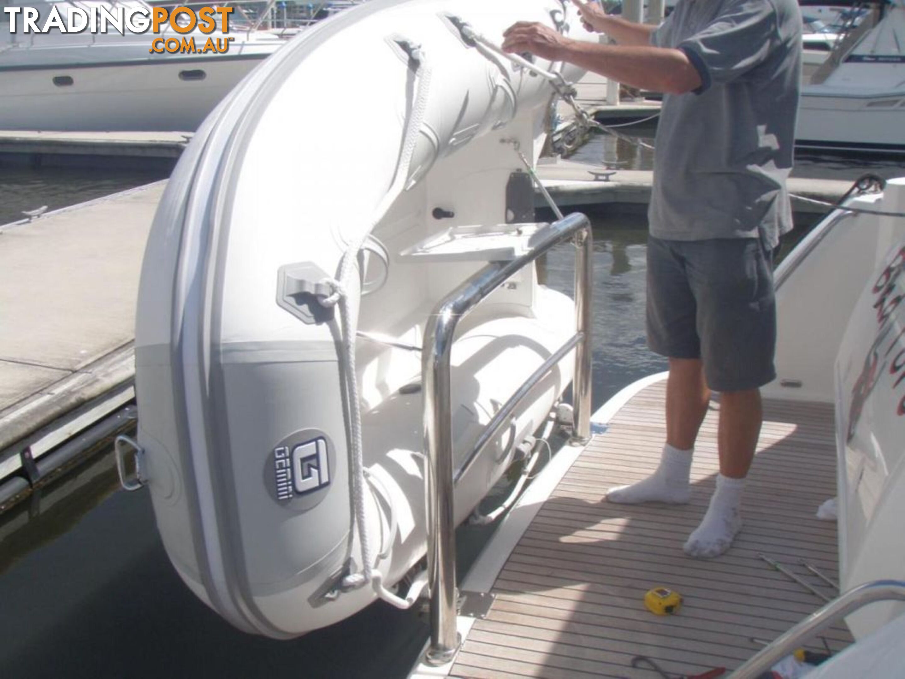 Ceridi Snap davits for tender boats