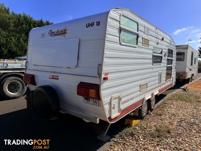 ROADSTAR VOYAGER 2000 ENSUITE VAN ISL DBL ROLLOUT W WALLS AIRCON TANDEM HWS
