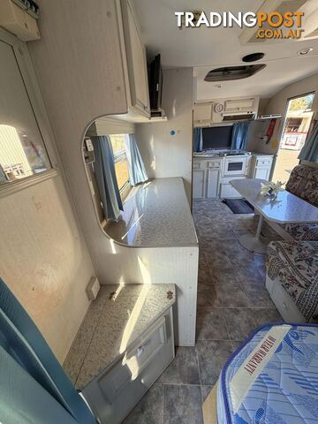 ROADSTAR VOYAGER 2000 ENSUITE VAN ISL DBL ROLLOUT W WALLS AIRCON TANDEM HWS