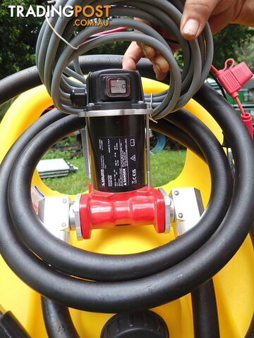 New Italian 110L Diesel Fuel Cell Tank with 12v Pump Bowser trigger