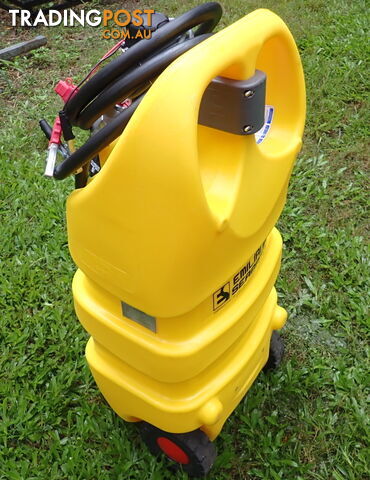 New Italian 110L Diesel Fuel Cell Tank with 12v Pump Bowser trigger
