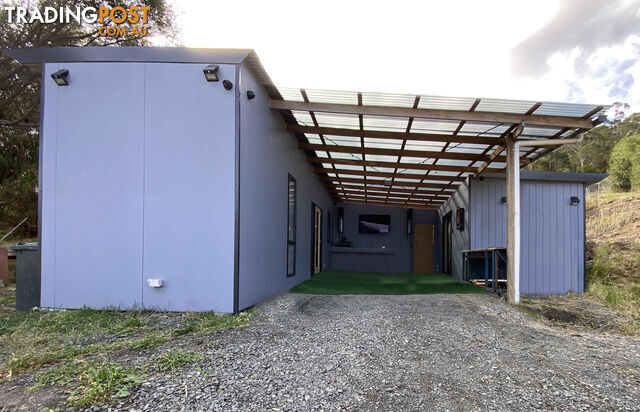 Conjoined relocatable office and warehouse