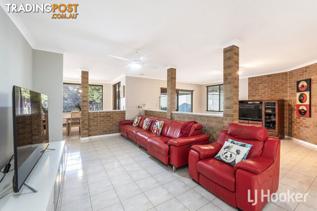 10 Elleker Close GREENFIELDS WA 6210