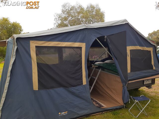 2013 Oztrail Outer Ridge Quest