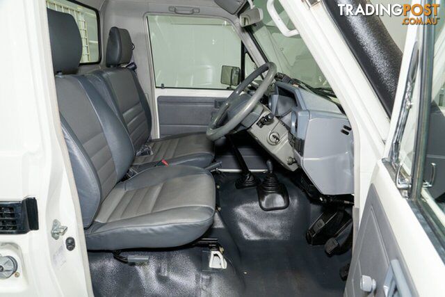 2004 TOYOTA LANDCRUISER 4x4 HZJ79R C CHAS