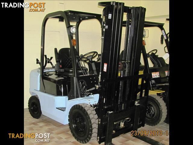 HUBTEX MQ30 ALL DIRECTIONAL SIDE LOADER RENTAL OR PURCHASE